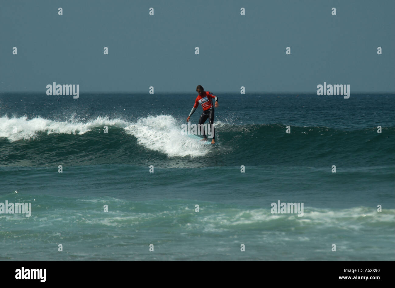 Surfer hanging five hi-res stock photography and images - Alamy