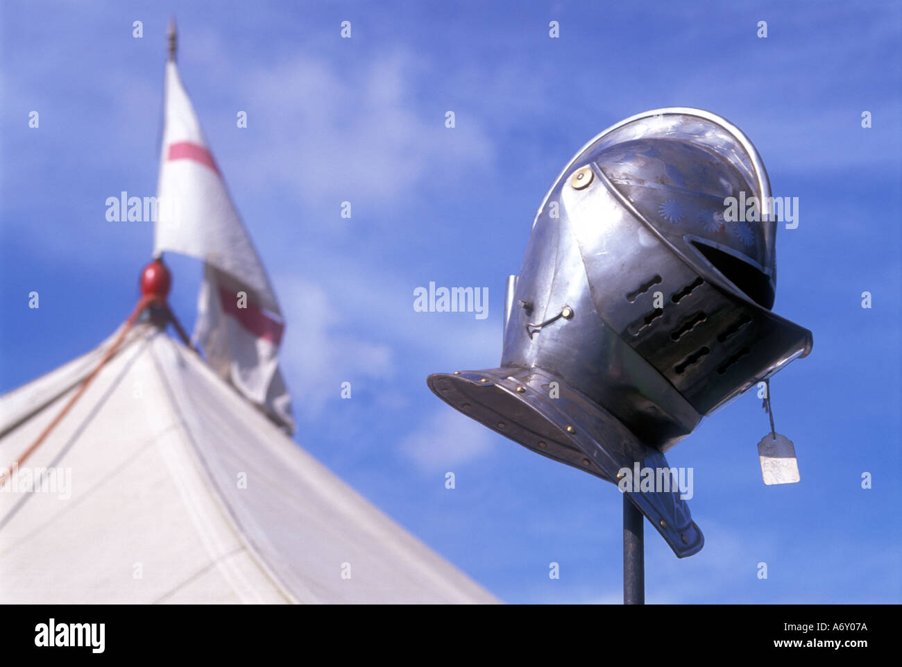 Knight with english flag hi-res stock photography and images - Alamy