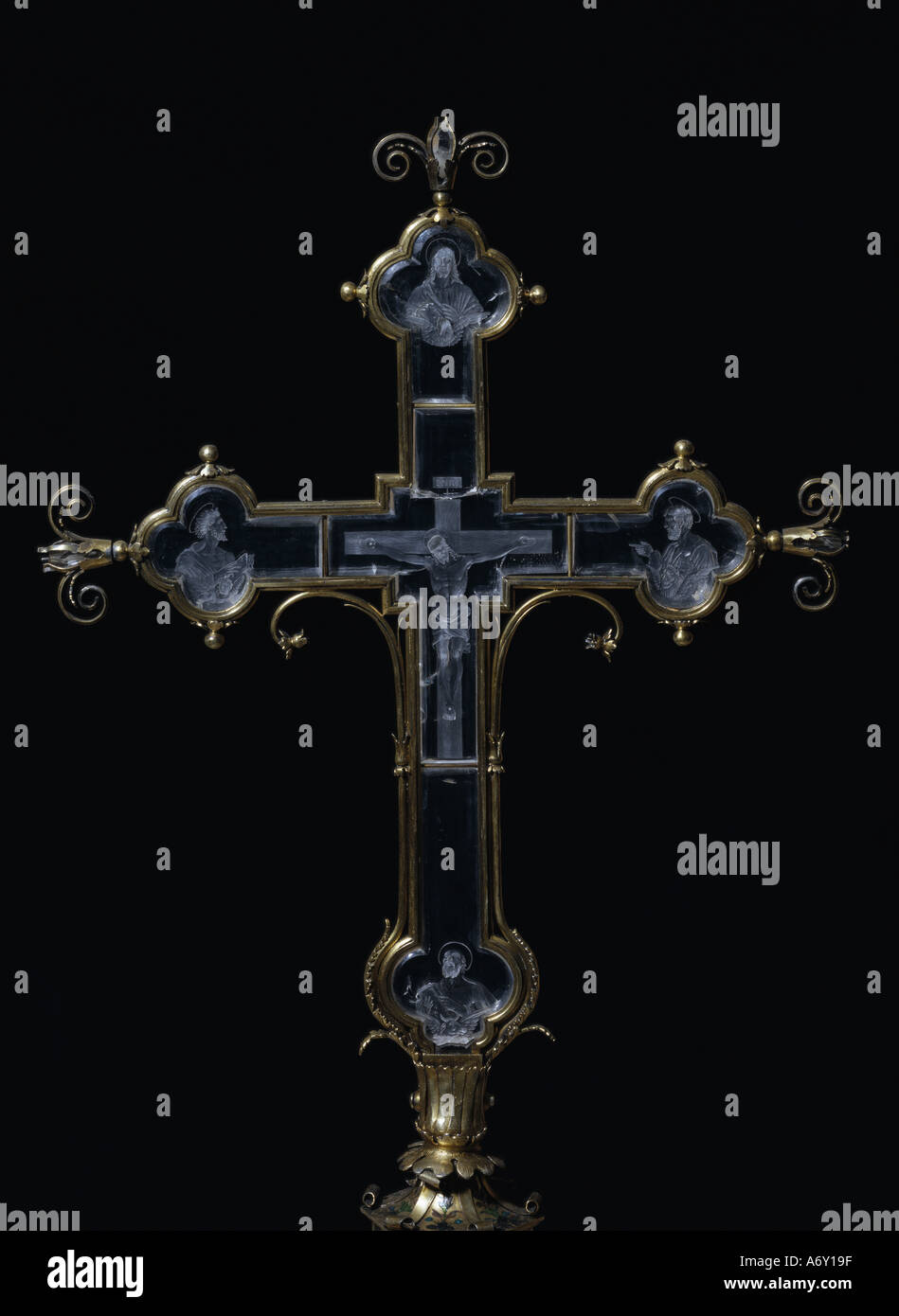 Silver altar cross hi-res stock photography and images - Alamy