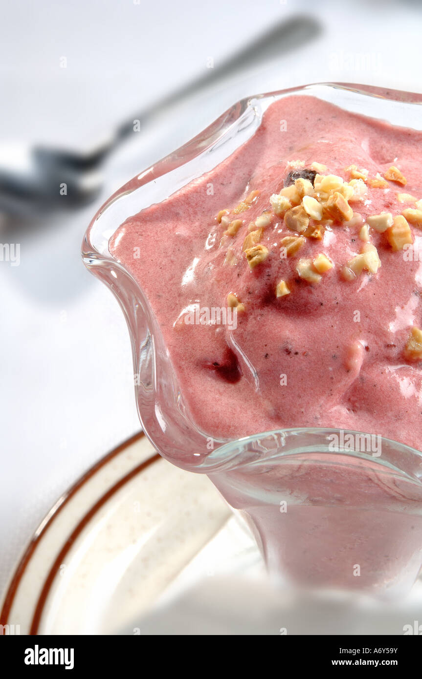 Raspberry ice cream Stock Photo - Alamy