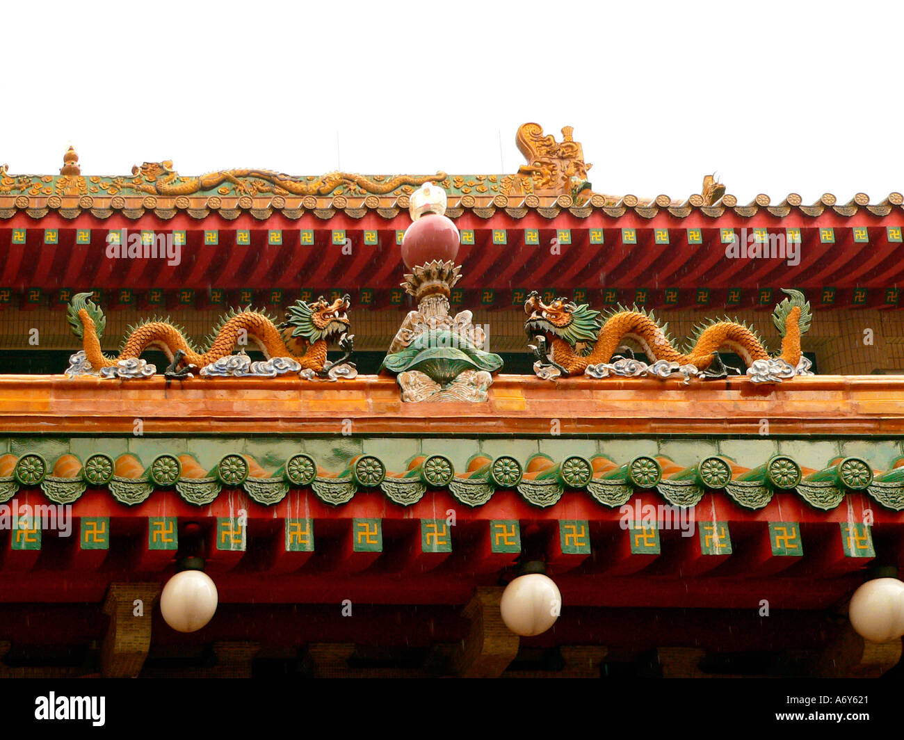 Facade Detail Kwan Im Thong Hood Cho Temple Singapore Stock Photo - Alamy