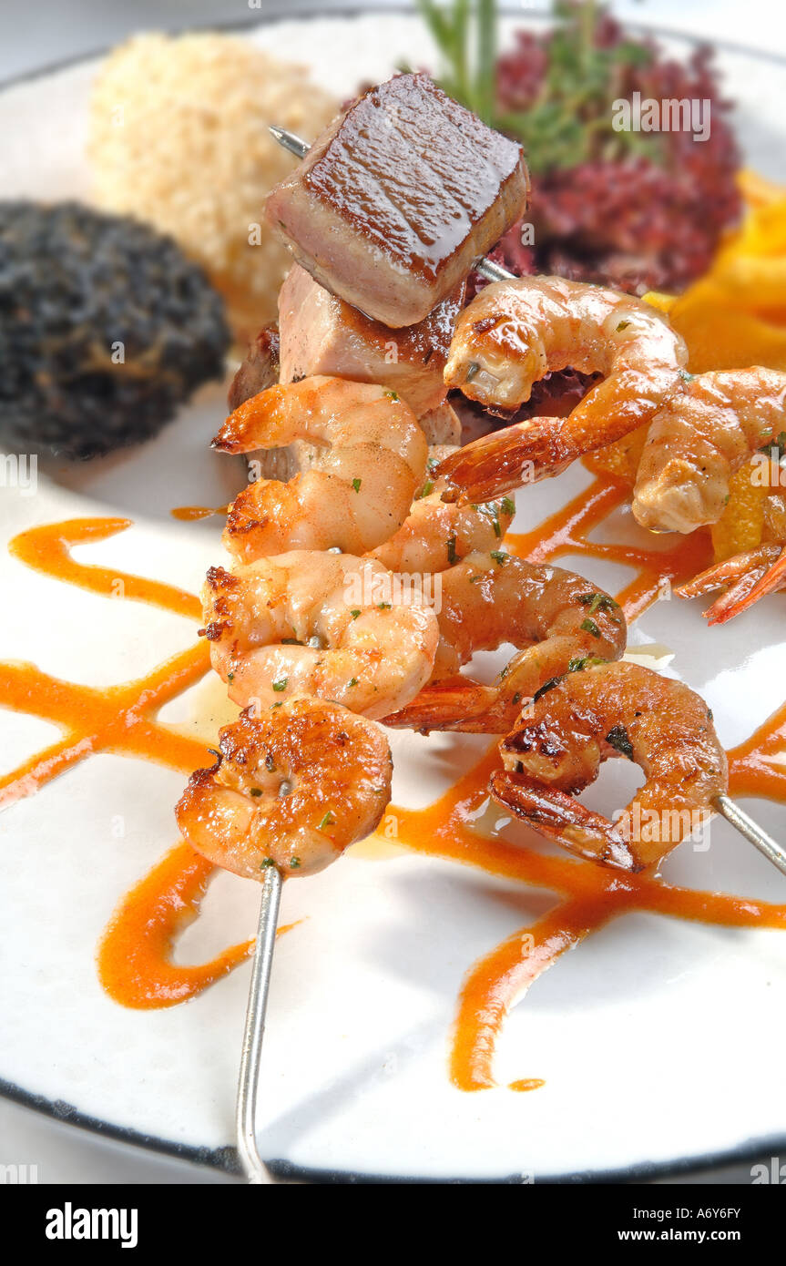 Tuna and prawn brochette Stock Photo - Alamy