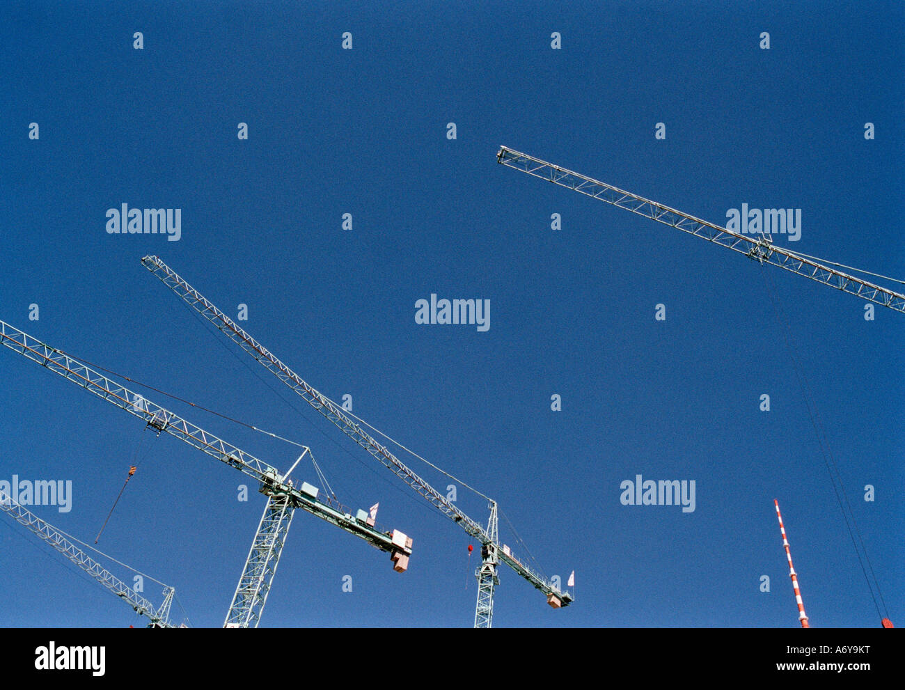 High section view cranes hi-res stock photography and images - Alamy
