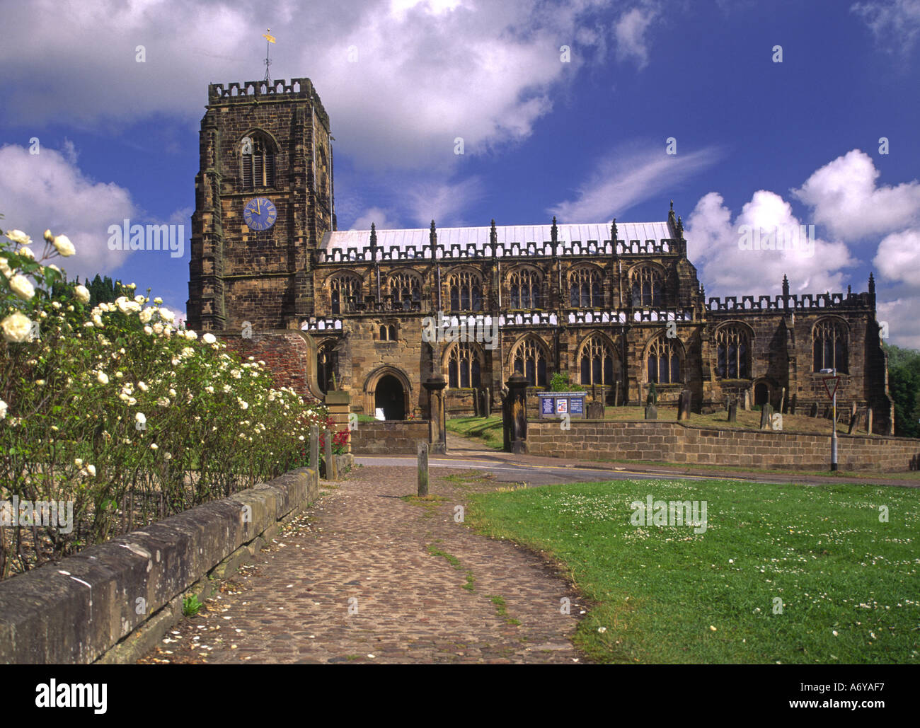 Kirkgate parish church hi-res stock photography and images - Alamy