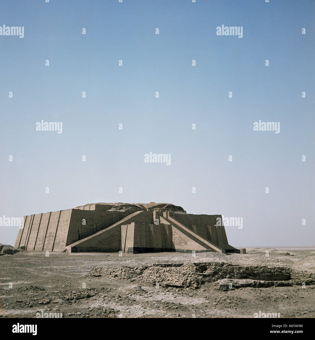 Ziggurat hi-res stock photography and images - Alamy