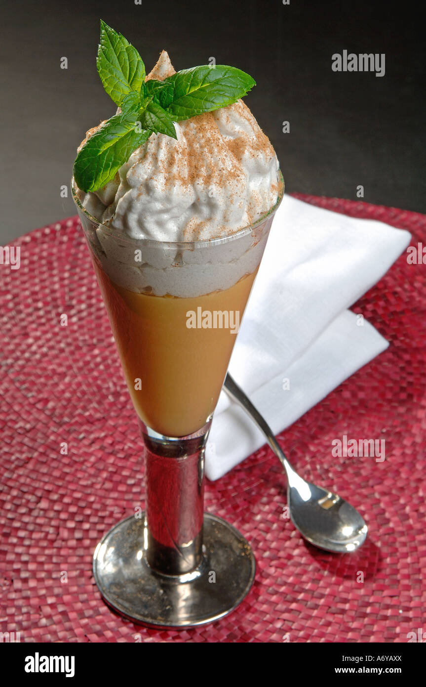 Suspiro de limeña Peruvian dessert Stock Photo - Alamy