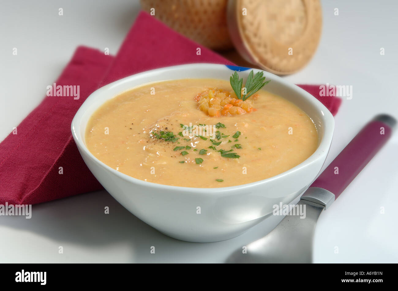 Coral lentil hi-res stock photography and images - Alamy