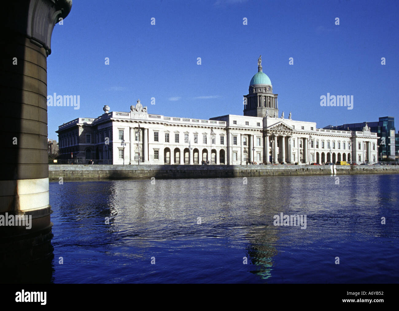 The Old Customs House in Dublin Stock Photo - Alamy