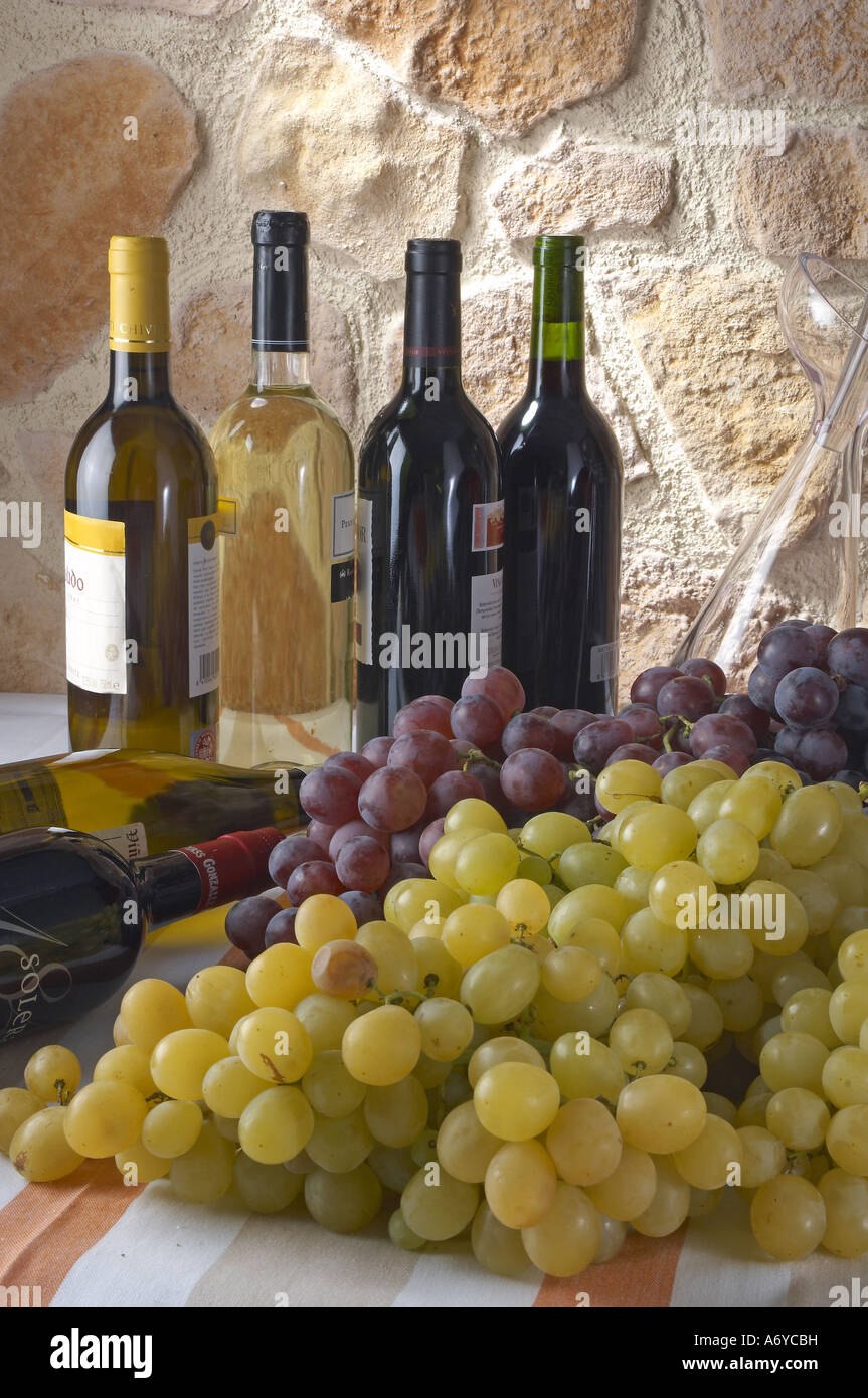 Six grapes hi-res stock photography and images - Alamy