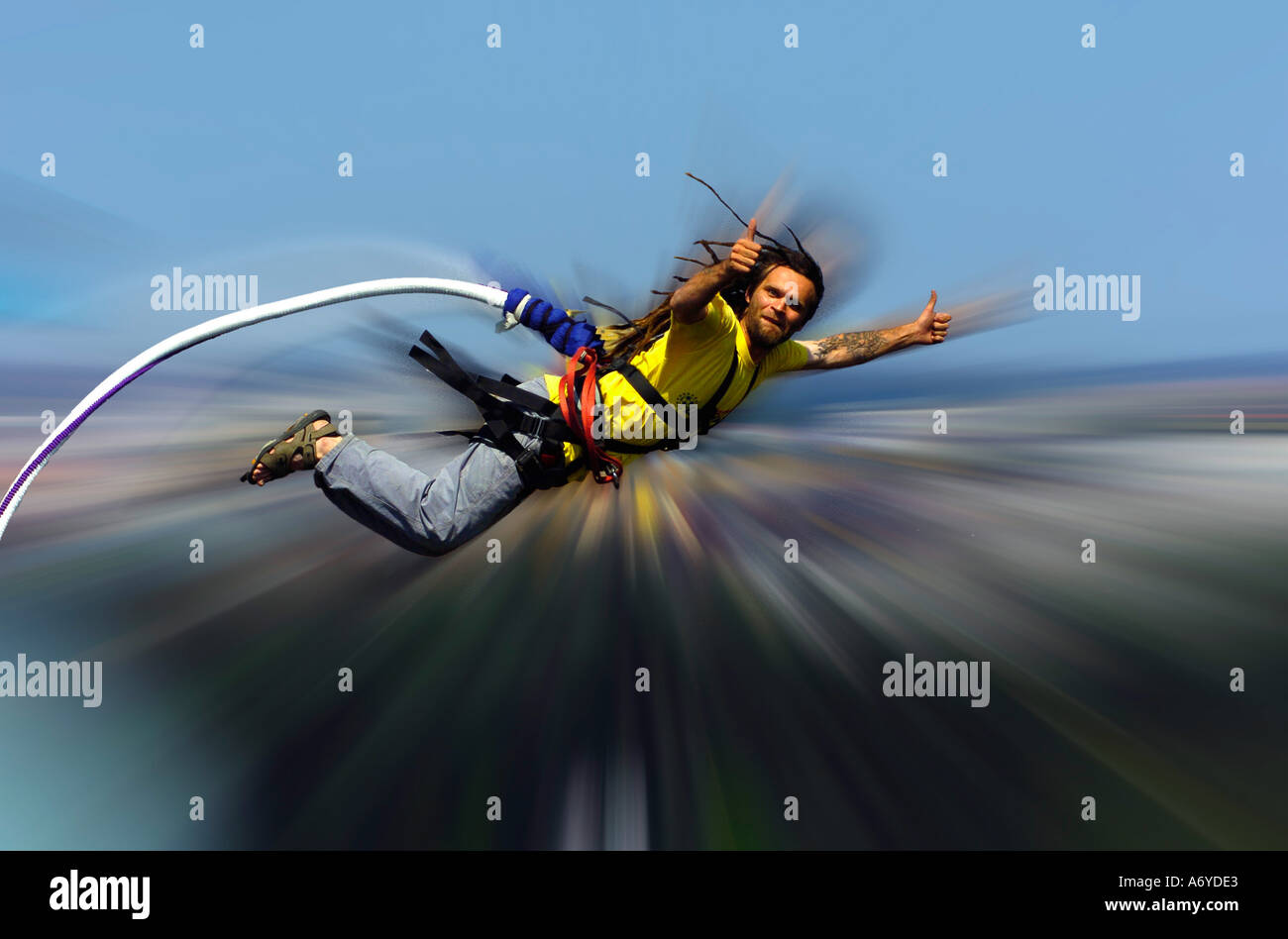 Action camera bungee jumping hi-res stock photography and images - Alamy
