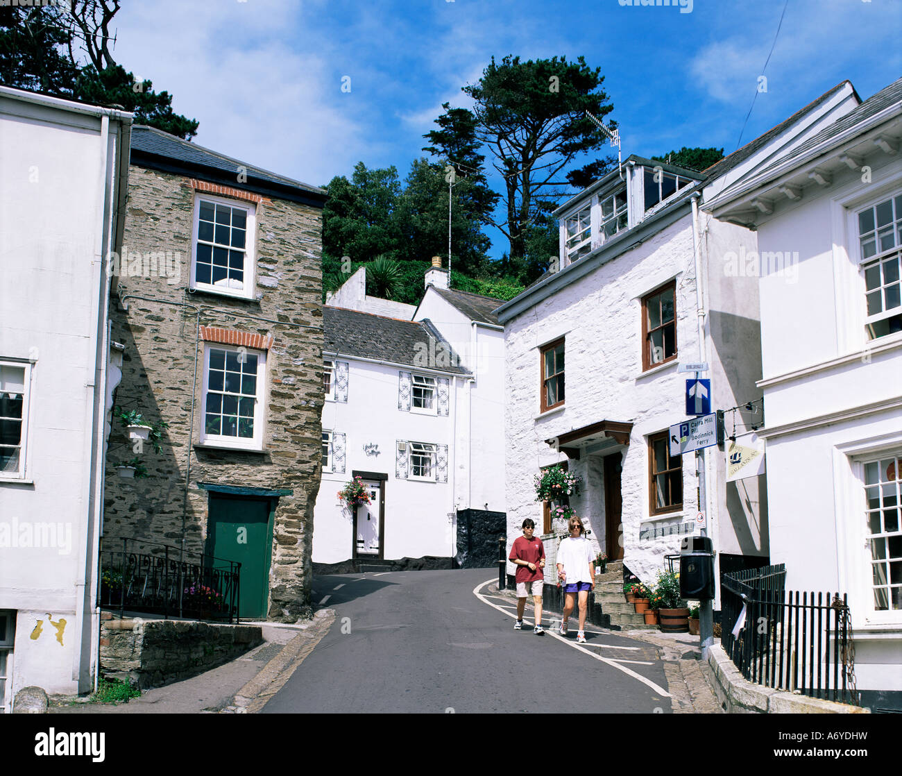 Street scene polperro cornwall hi-res stock photography and images - Alamy