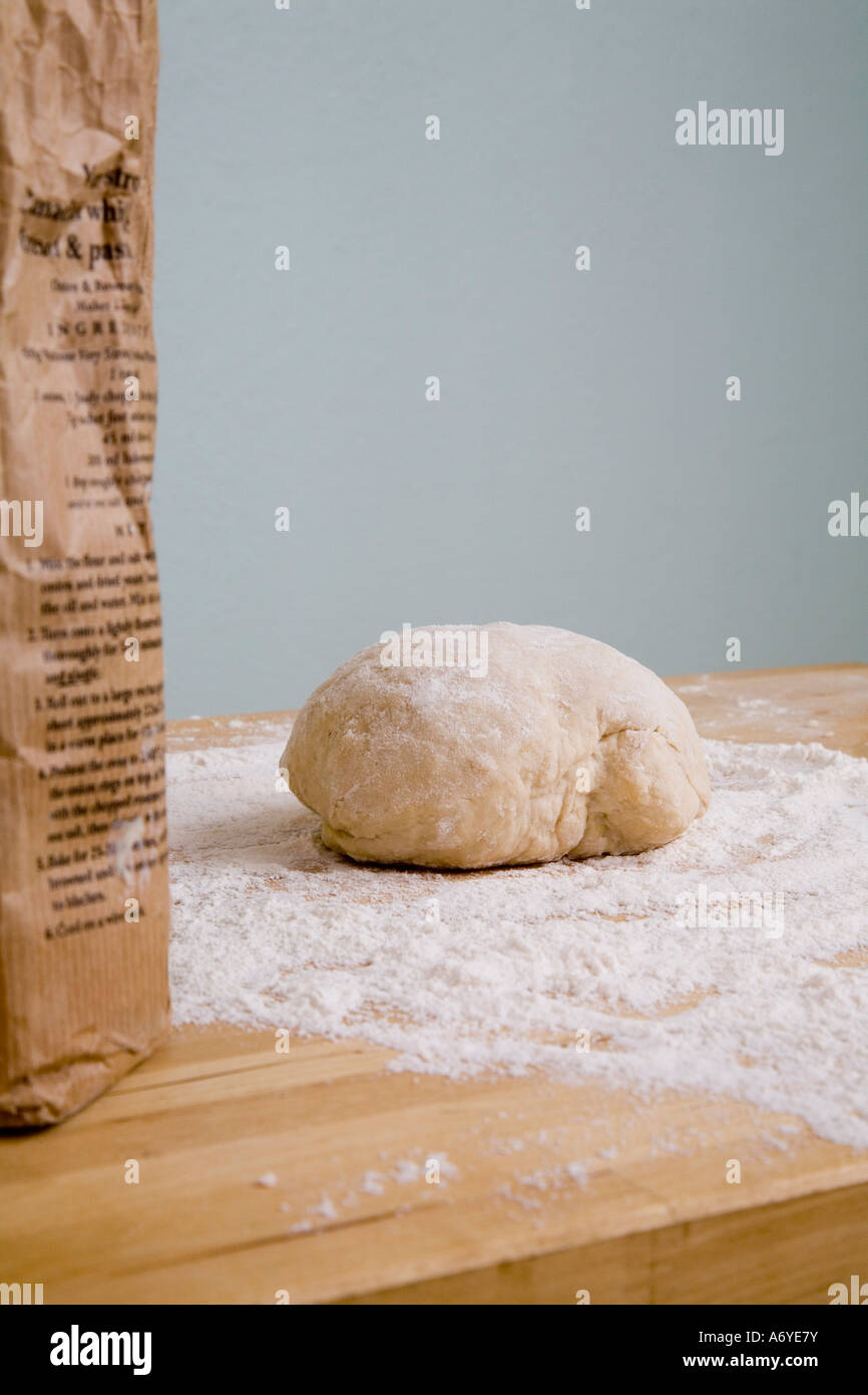 Packet of flour hi-res stock photography and images - Alamy