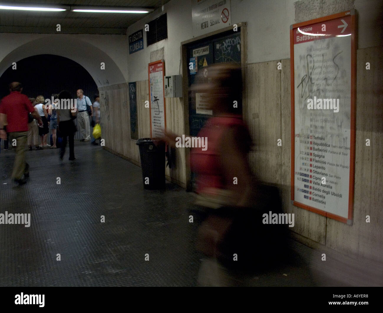 Passengers changing trains at Termini station in rome, Italy Stock ...