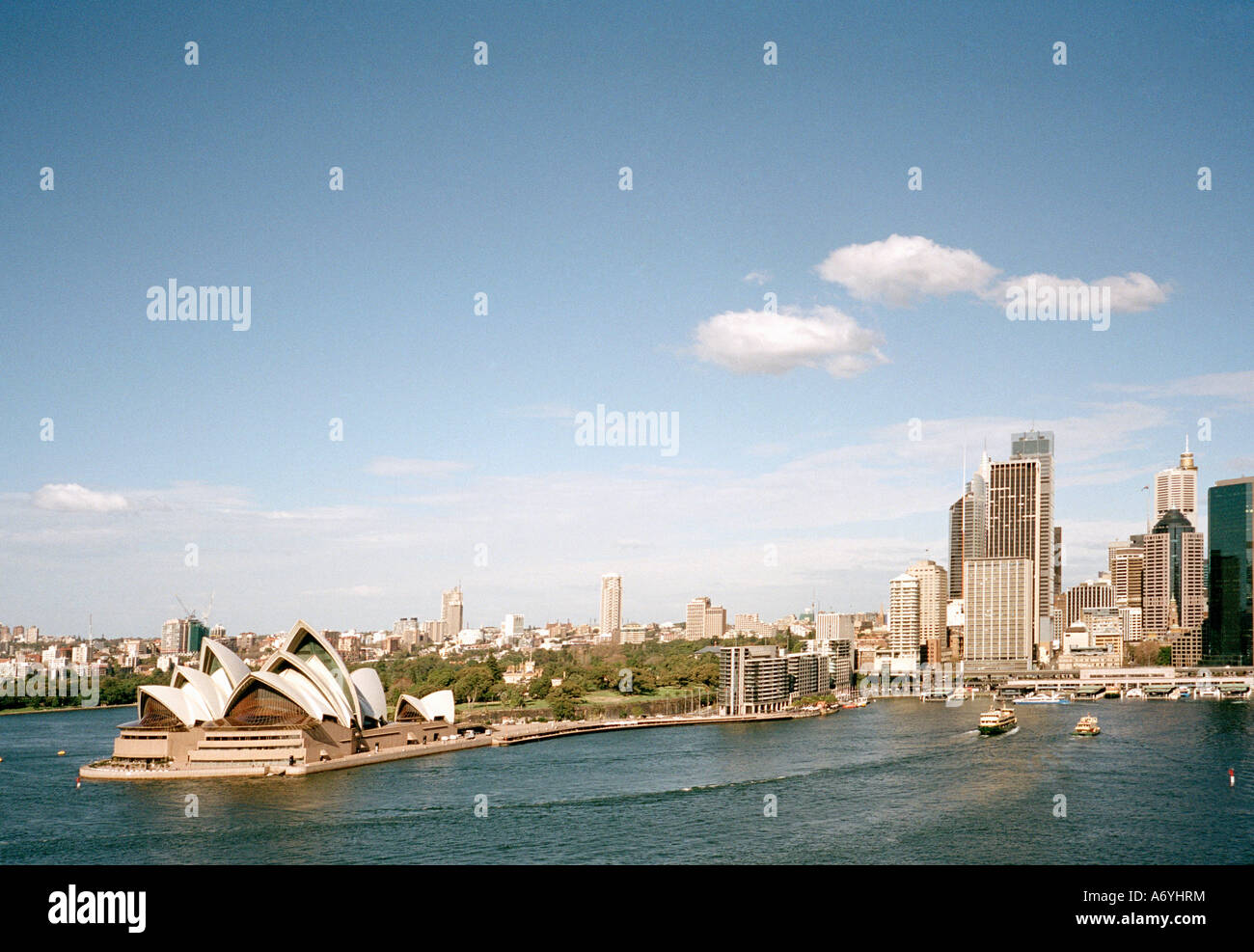 Sydney opera house distant view hi-res stock photography and images - Alamy