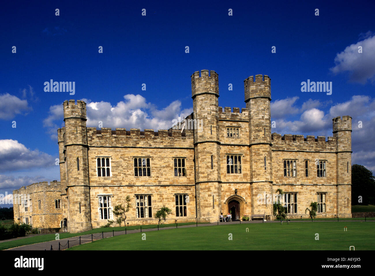 Maidstone, kent england hi-res stock photography and images - Alamy