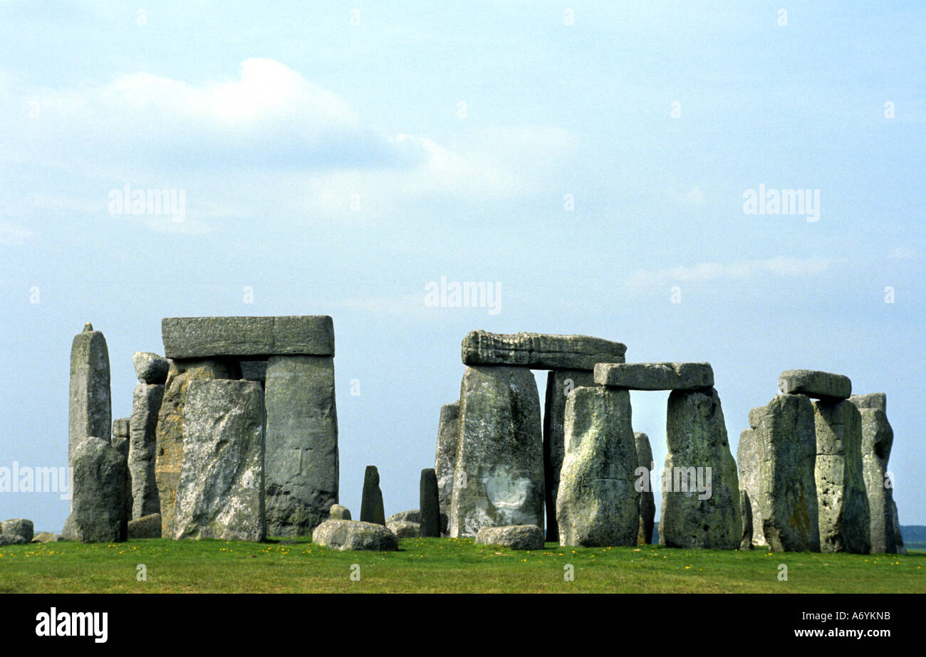 Stonehenge monolithic astronomical standing stone Stock Photo - Alamy