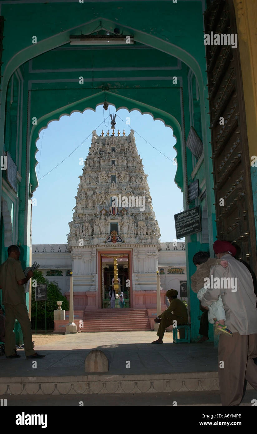 Peering through an archway at a Hindu Temple in the courtyard Stock ...