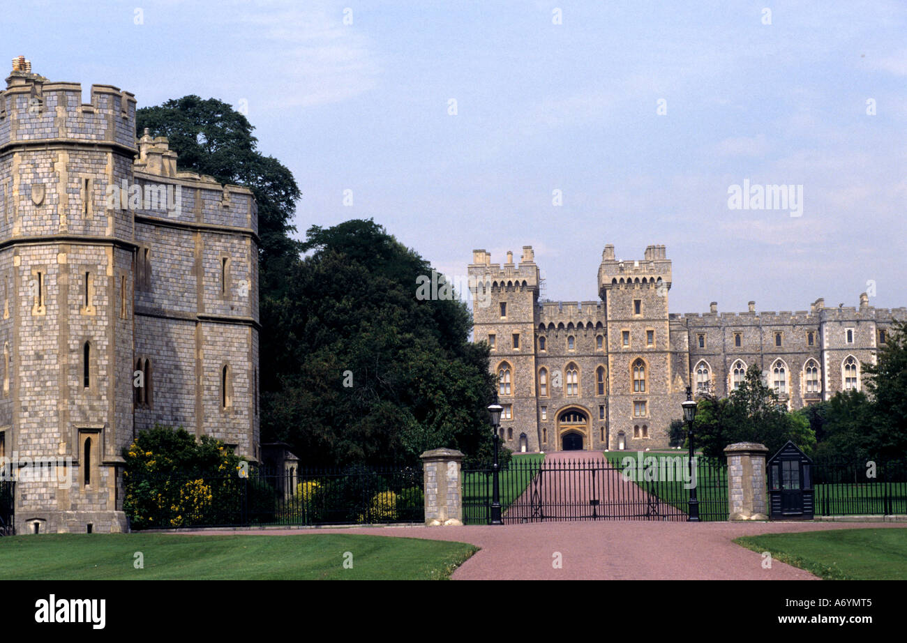 Windsor Castle Berkshire William the Conqueror Queen King royal ...