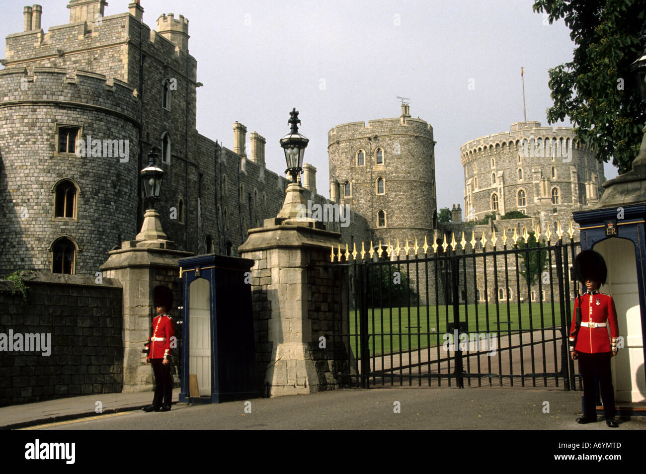 Windsor Castle Berkshire William the Conqueror Queen King royal ...