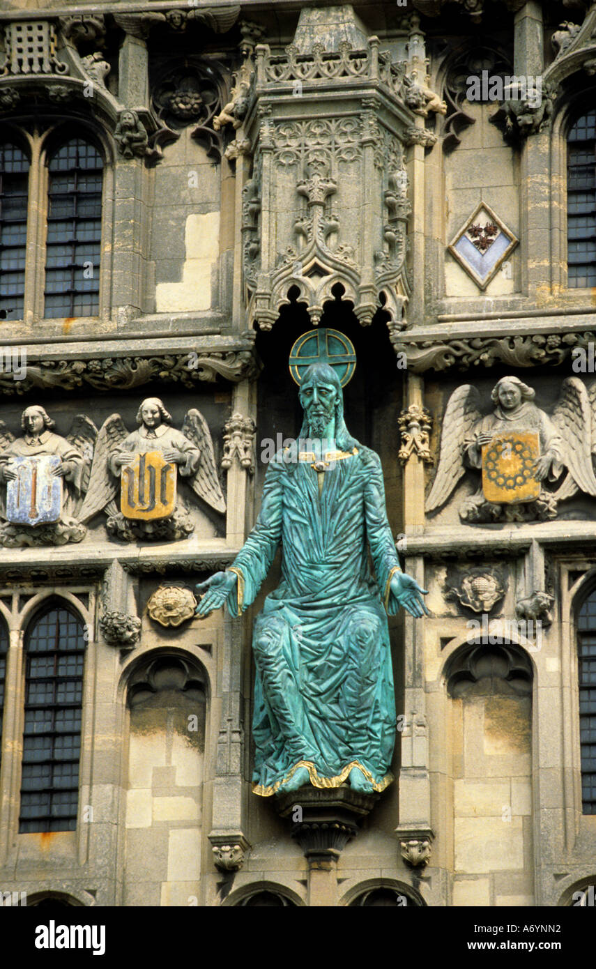 Thomas becket statue hi-res stock photography and images - Alamy