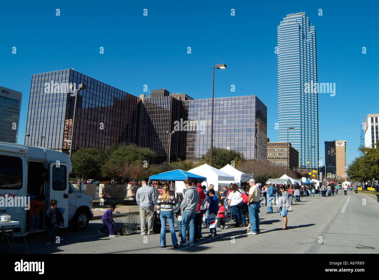 Market in the Dallas downtown Stock Photo - Alamy