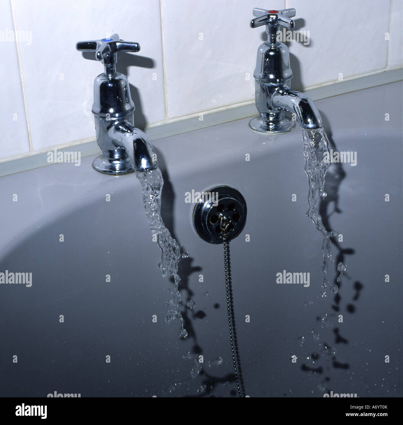 Overflow bath hi-res stock photography and images - Alamy