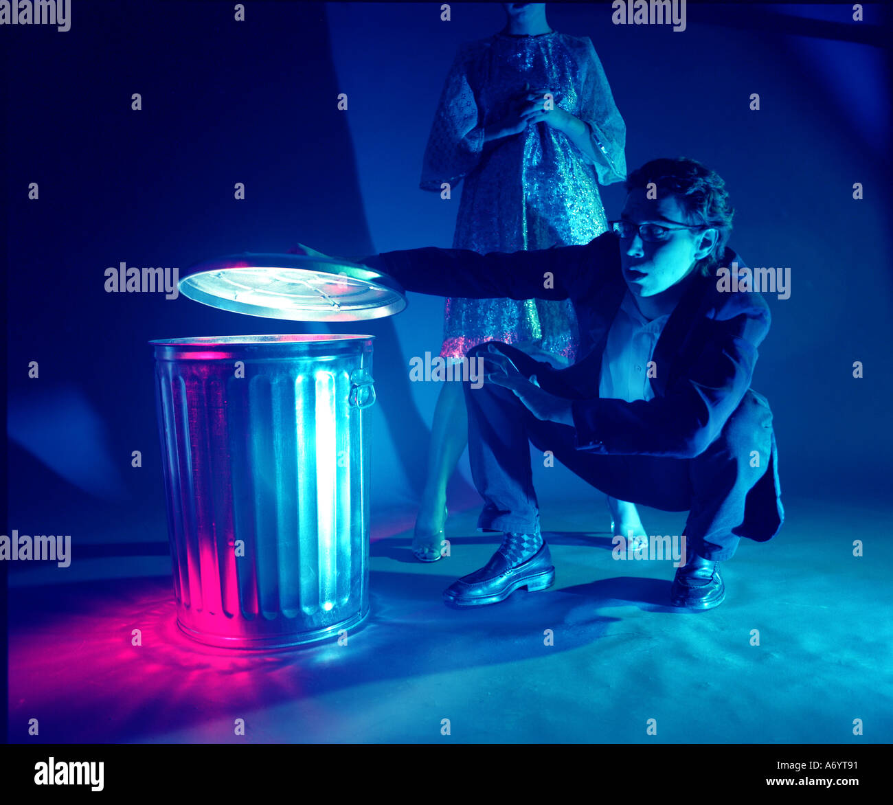 Wife and husband 1950s hi-res stock photography and images - Alamy