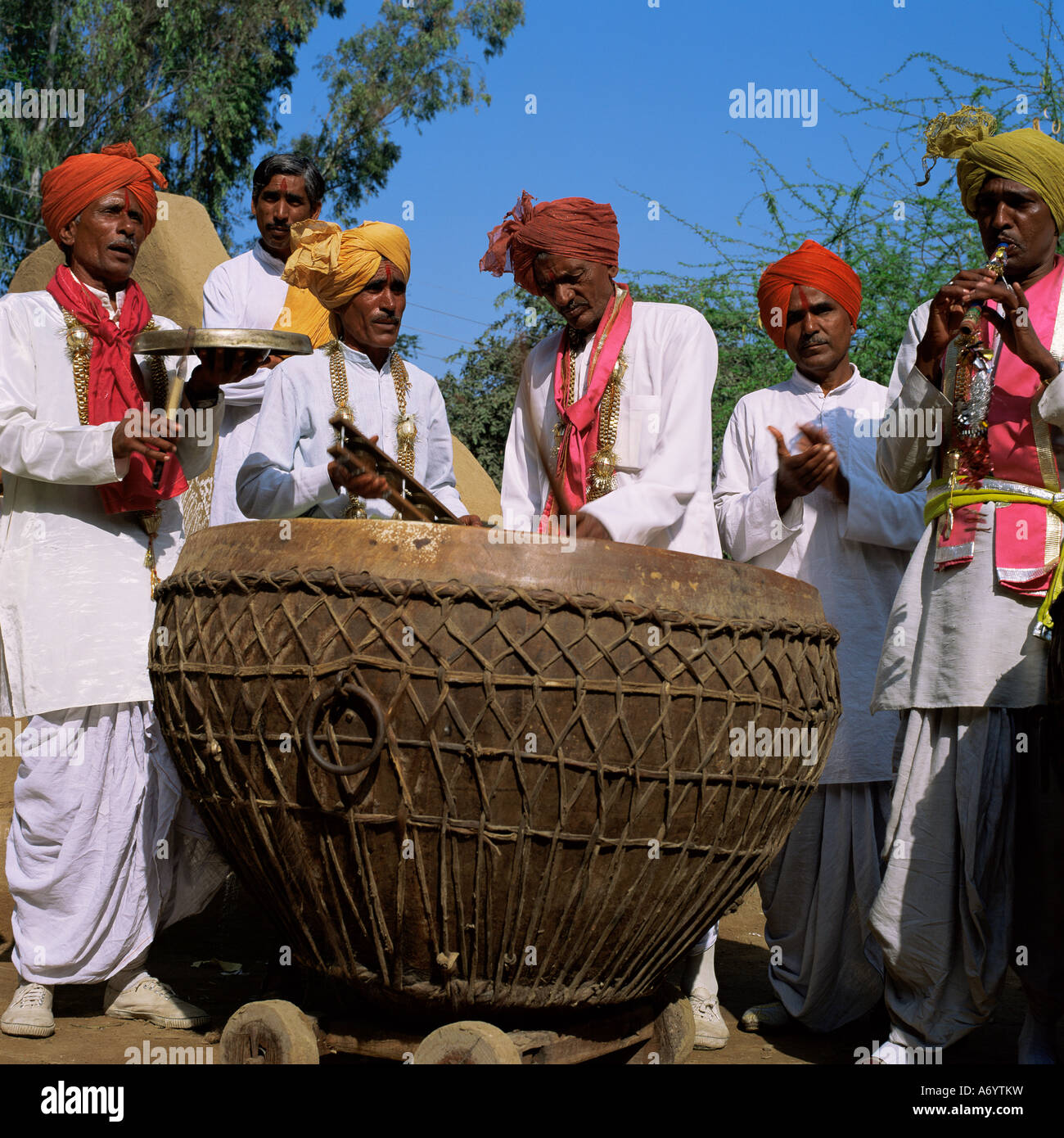 Indian portraits musical hi-res stock photography and images - Alamy