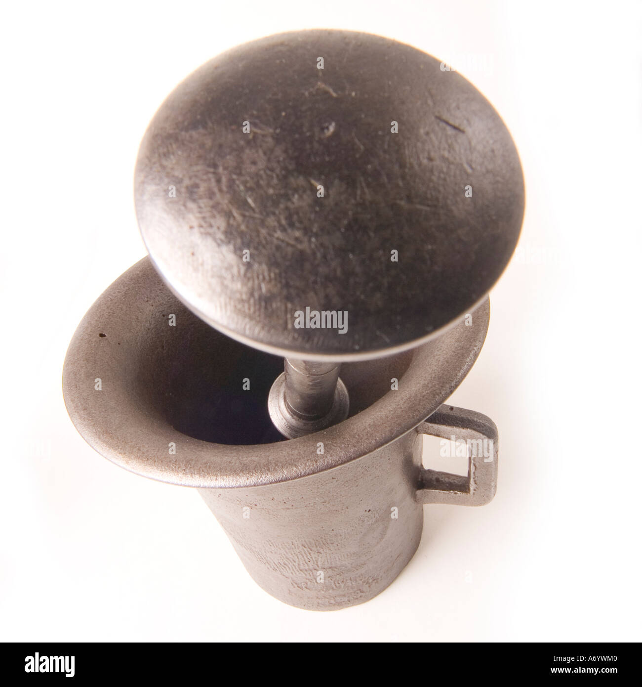 Cast iron mortar hi-res stock photography and images - Alamy