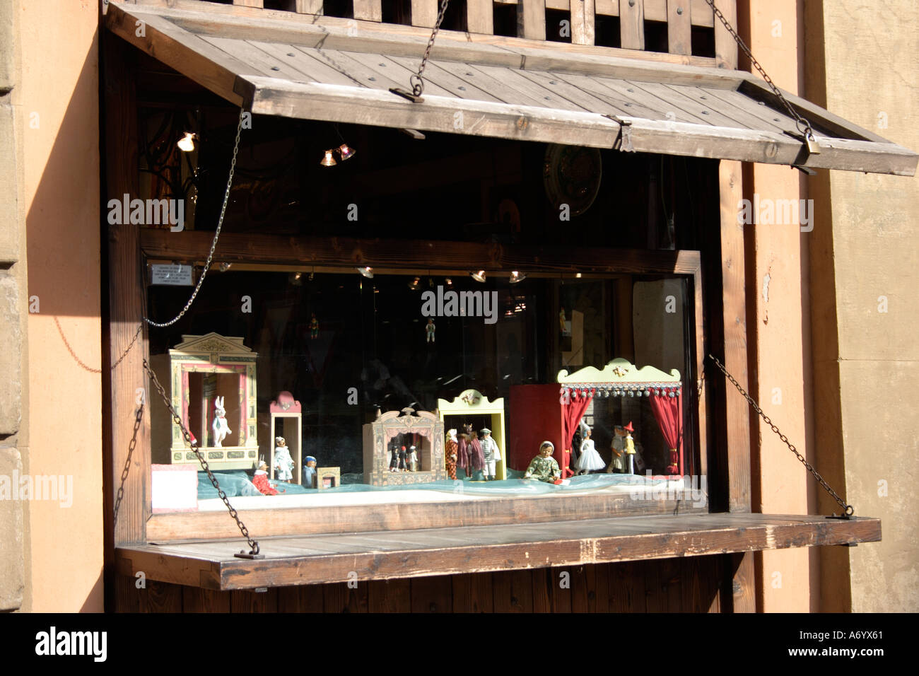 ancient shop typical mask old traditional Stock Photo - Alamy