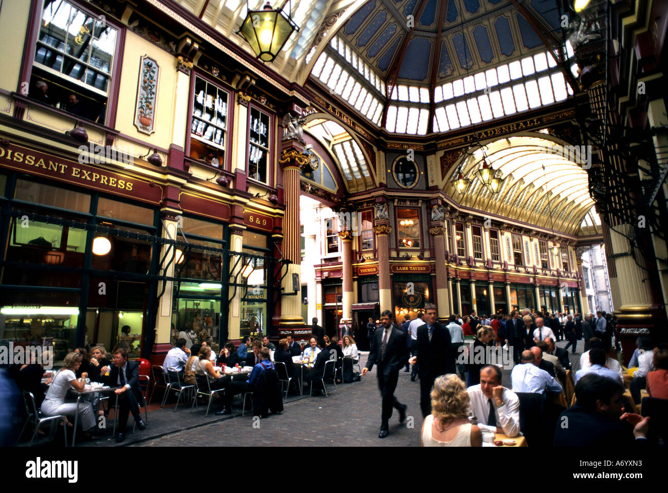 City of london bar hi-res stock photography and images - Alamy