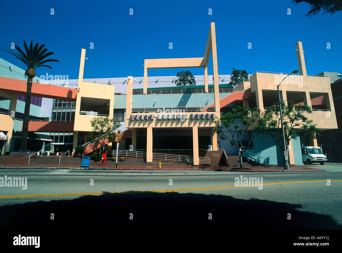 Santa monica place shopping mall hi-res stock photography and images ...
