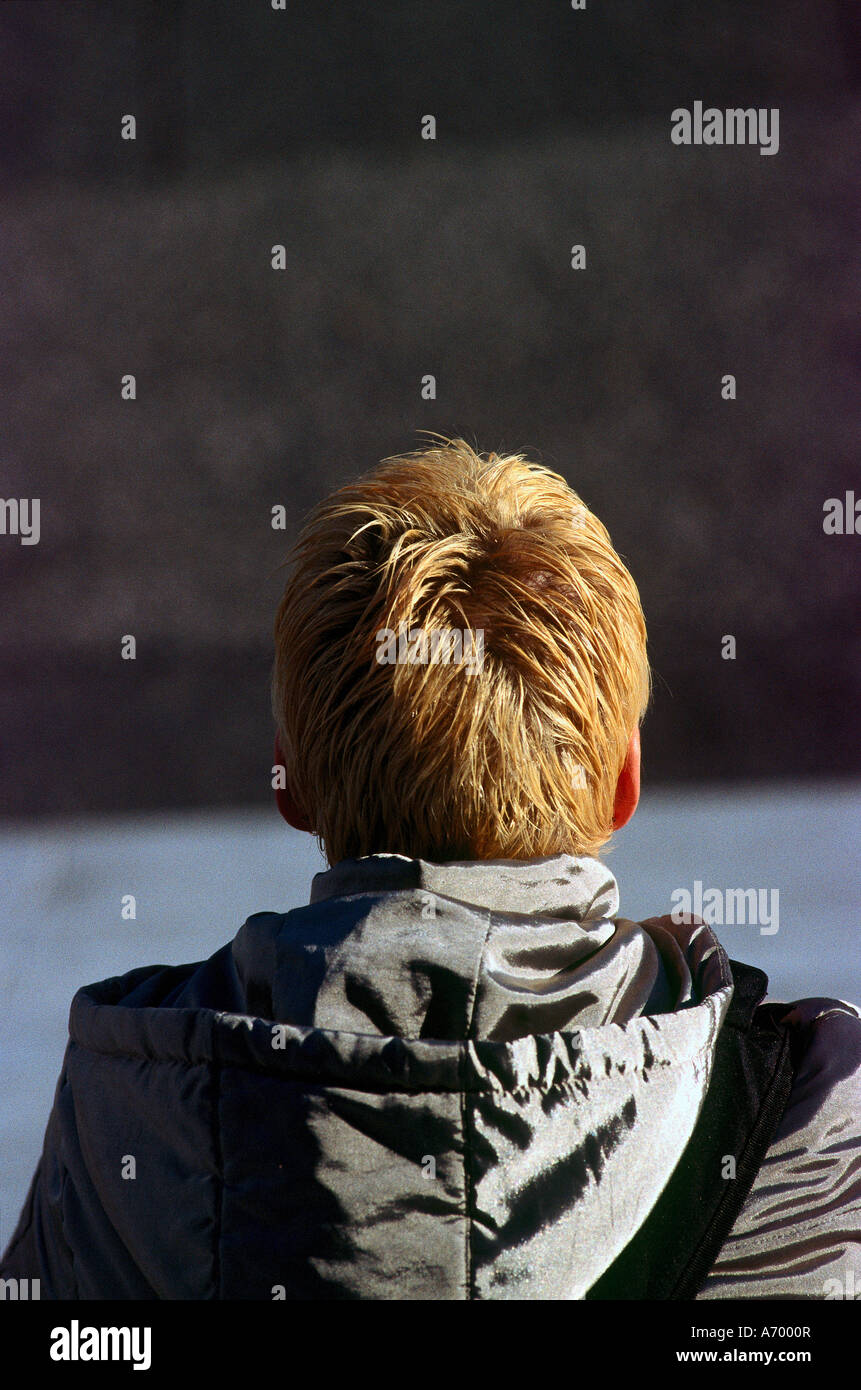 Back of boys head hi-res stock photography and images - Alamy