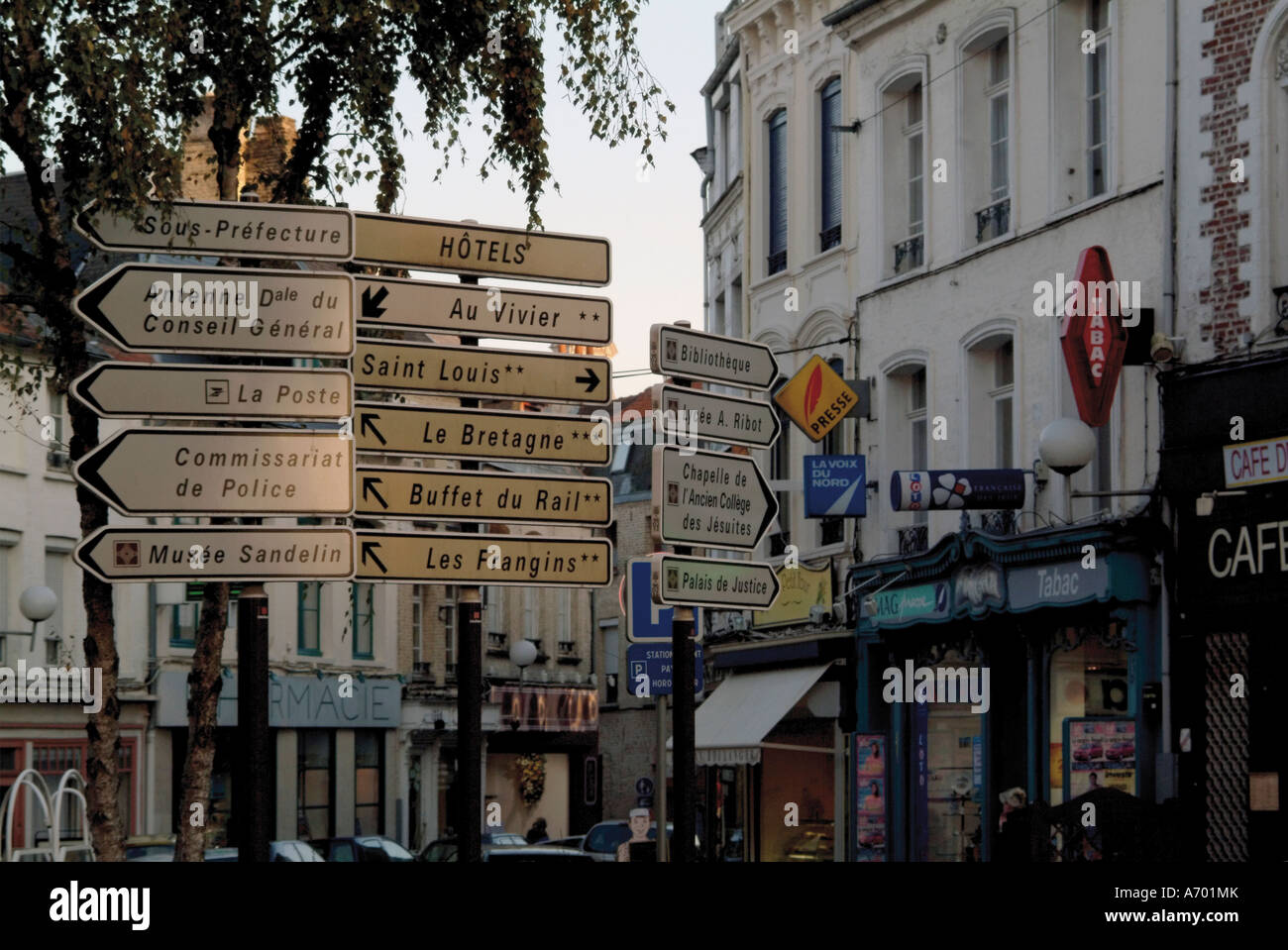 Town centre signs hi-res stock photography and images - Alamy