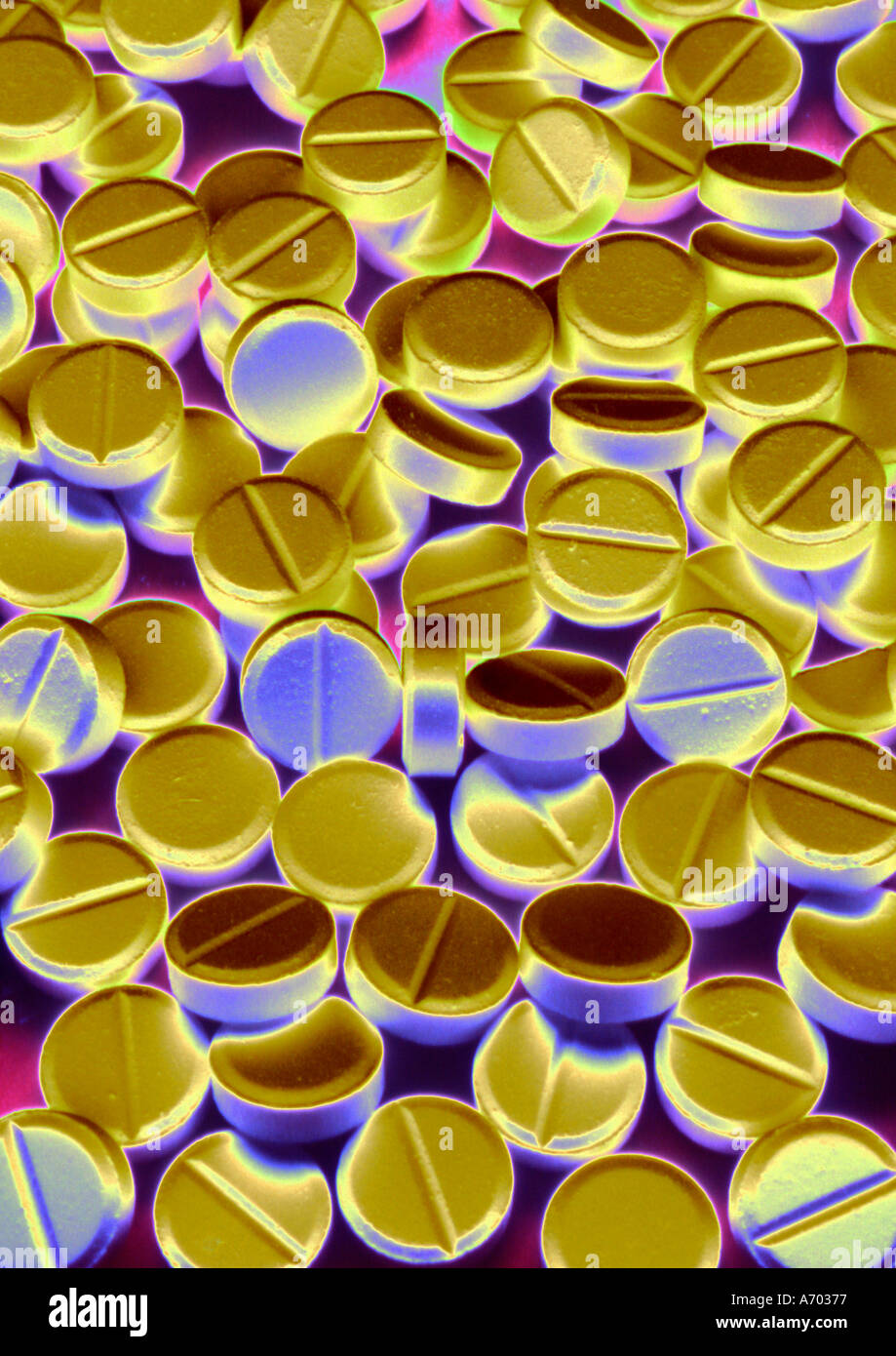 Legal and illegal drugs tablets hi-res stock photography and images - Alamy