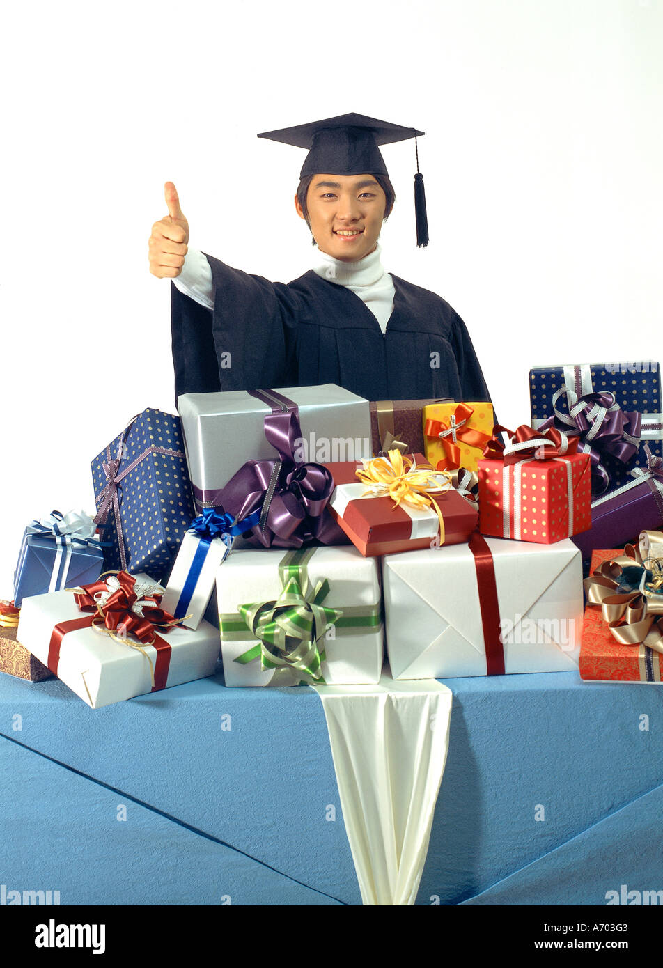 High school graduation korea hi-res stock photography and images - Alamy
