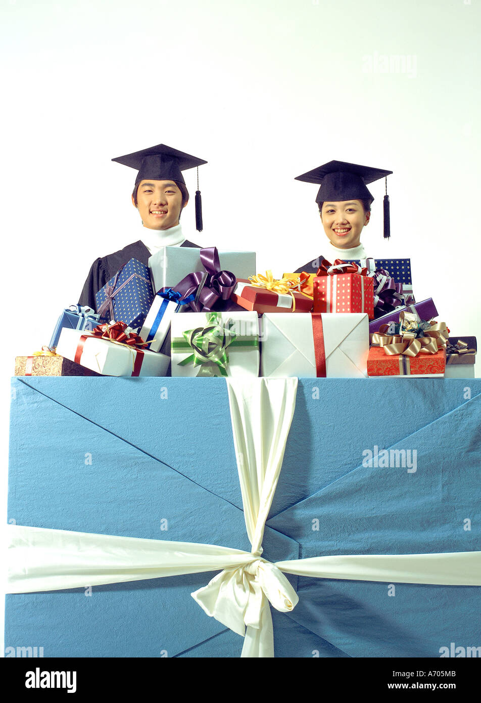 High school graduation korea hi-res stock photography and images - Alamy