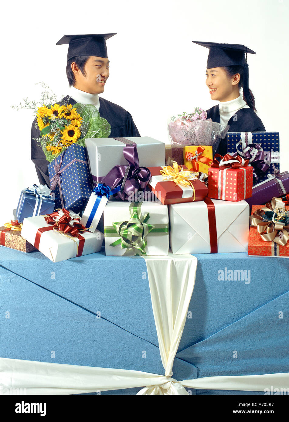 High school graduation korea hi-res stock photography and images - Alamy