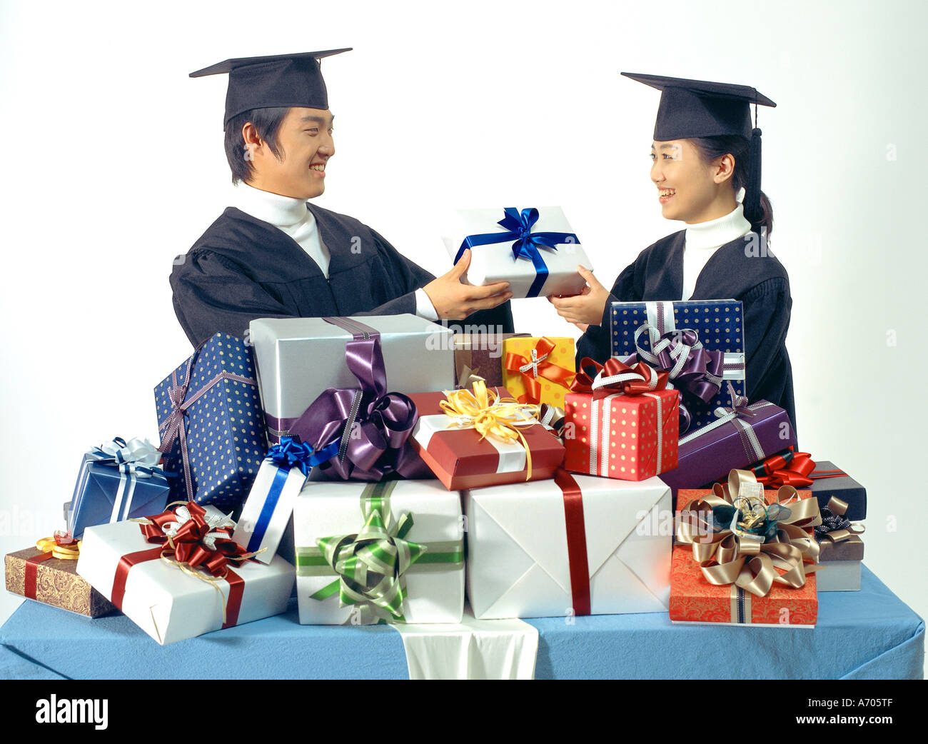 High school graduation korea hi-res stock photography and images - Alamy