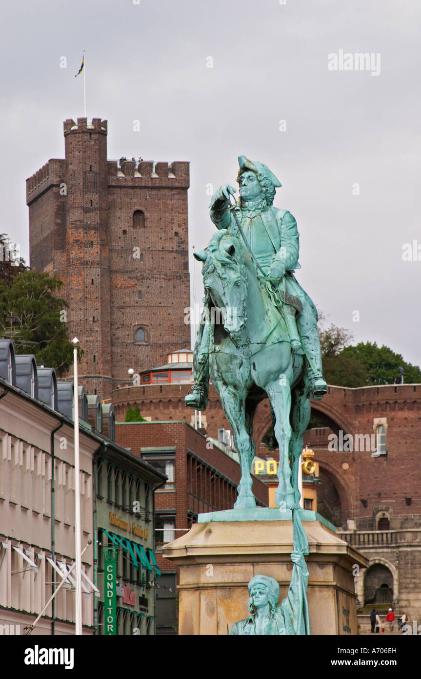 Equestrian statue with Magnus Gustafsson Stenbock on the Hamntorget ...