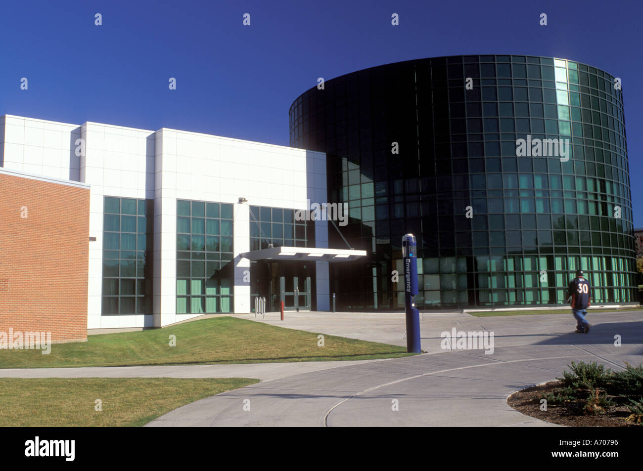 University of connecticut campus uconn hi-res stock photography and ...