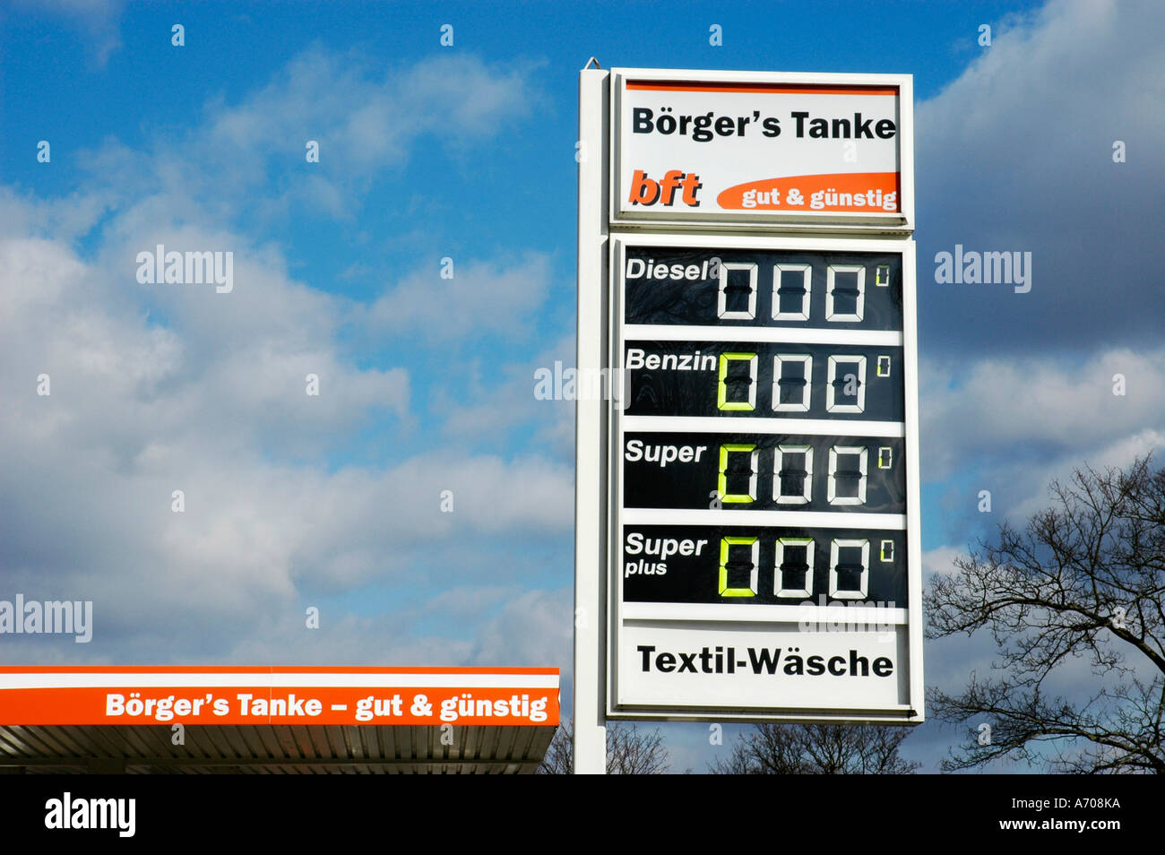 Gas station with price display, good and cheap, zero, gas prices Stock ...