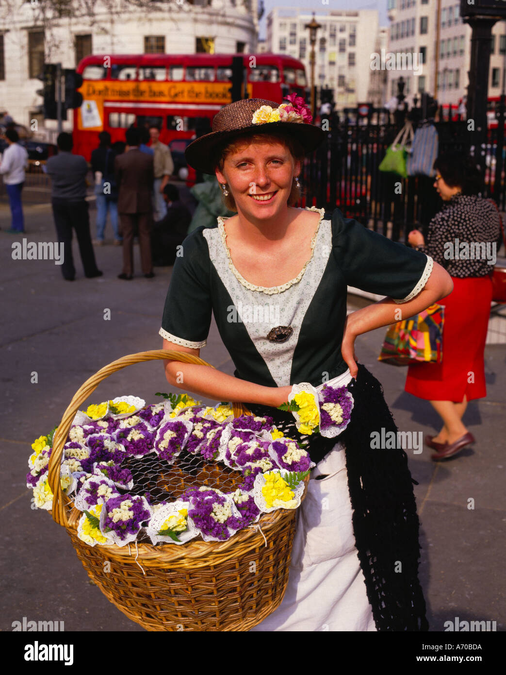 Traditional cockney costume hi-res stock photography and images - Alamy
