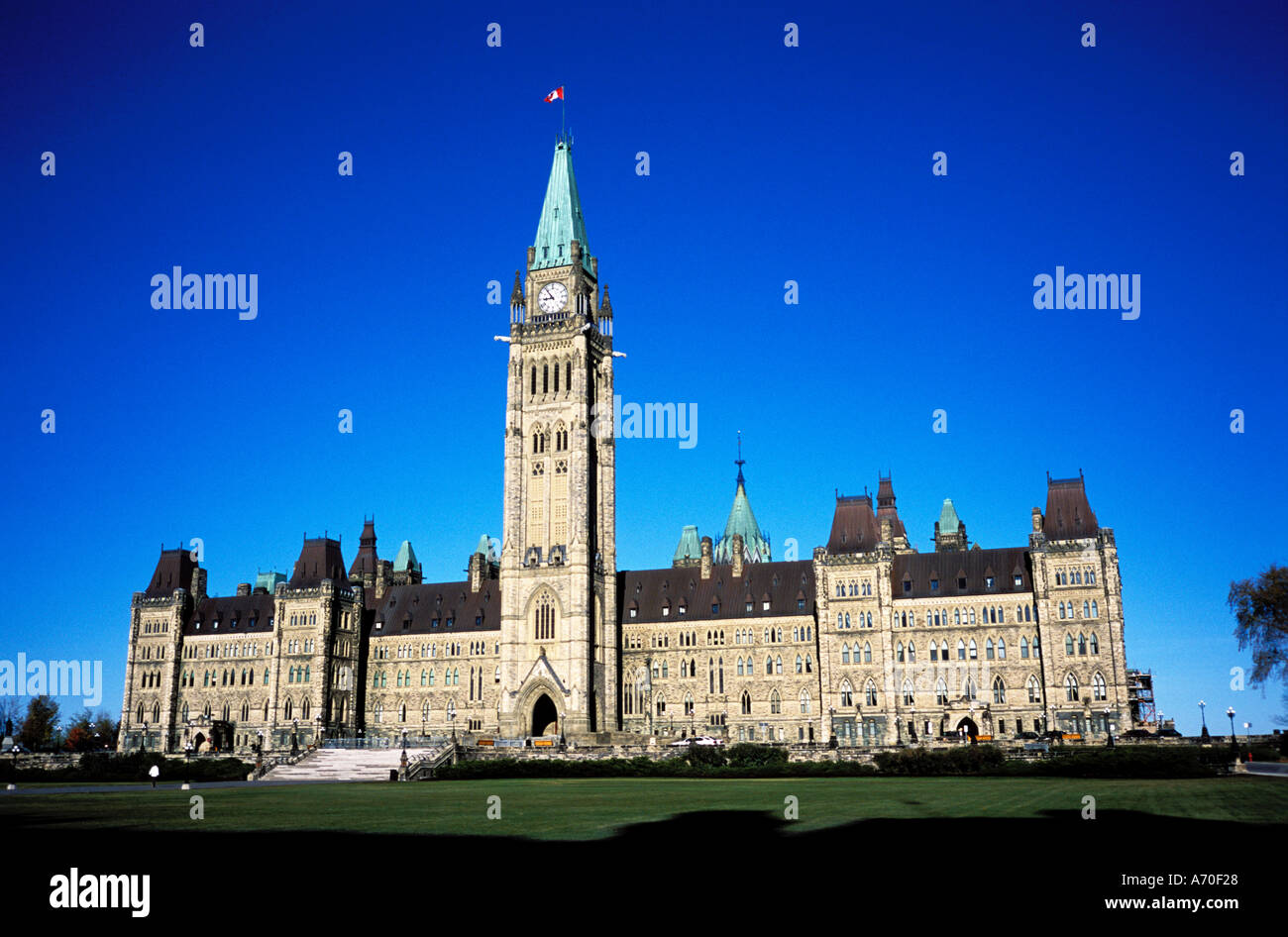parliament buildings ottawa canada Stock Photo - Alamy
