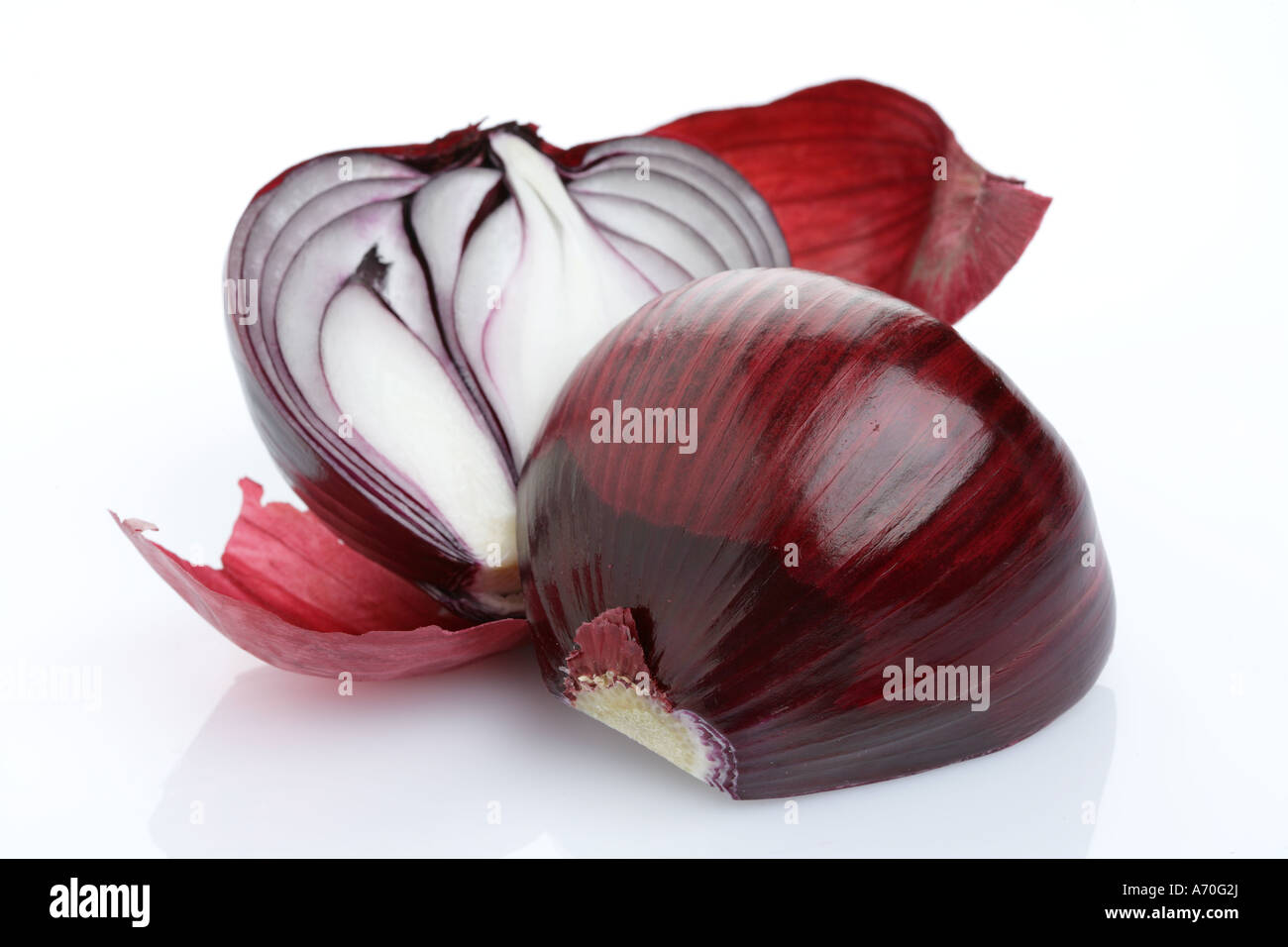 Cut open red onion Stock Photo - Alamy