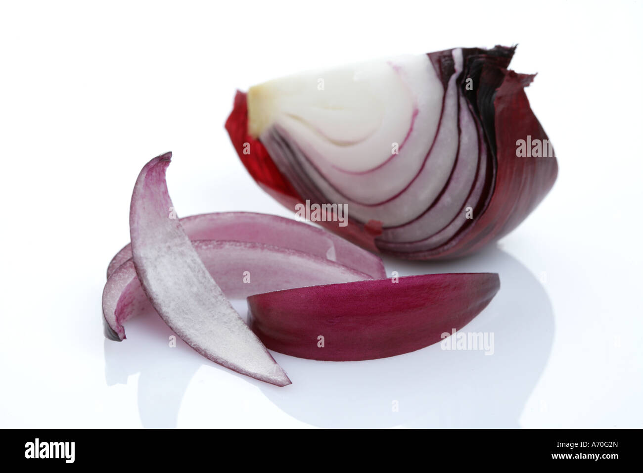 Sliced red onion Stock Photo - Alamy