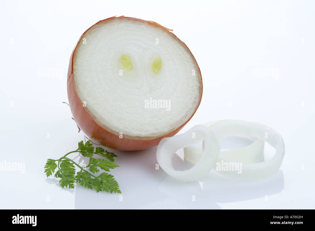 Cut open onion Stock Photo - Alamy