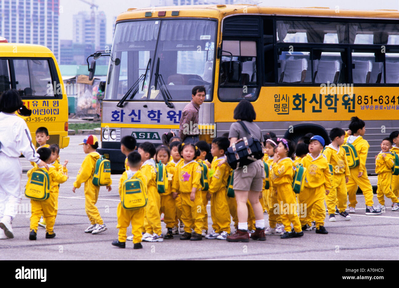 Soul Korea school children on an outing Stock Photo - Alamy