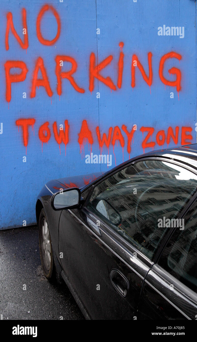 Towaway sign hi-res stock photography and images - Alamy