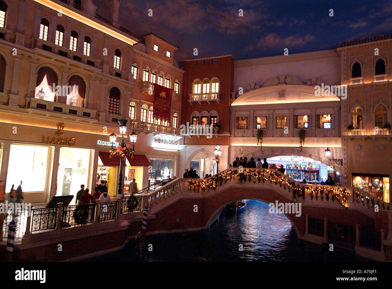 Inside the Venetian hotel in Las Vegas Stock Photo - Alamy